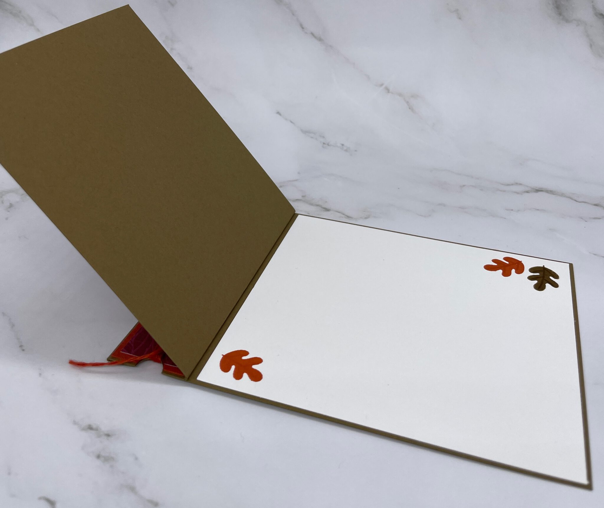 Book Binding Karte | Nuts about Squirrels | Videotutorial - Stempelitis